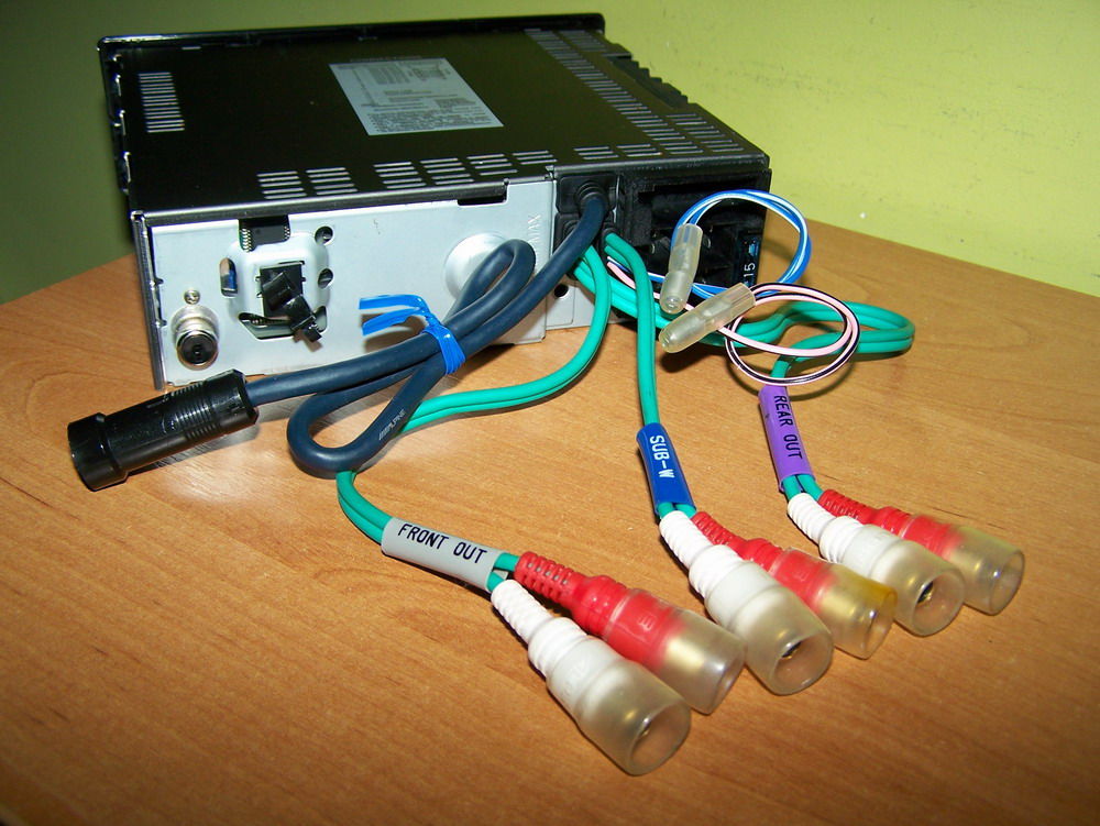 Alpine CDA-7832r - Car audio - AUDI CLUB BULGARIA (Ауди Клуб България)