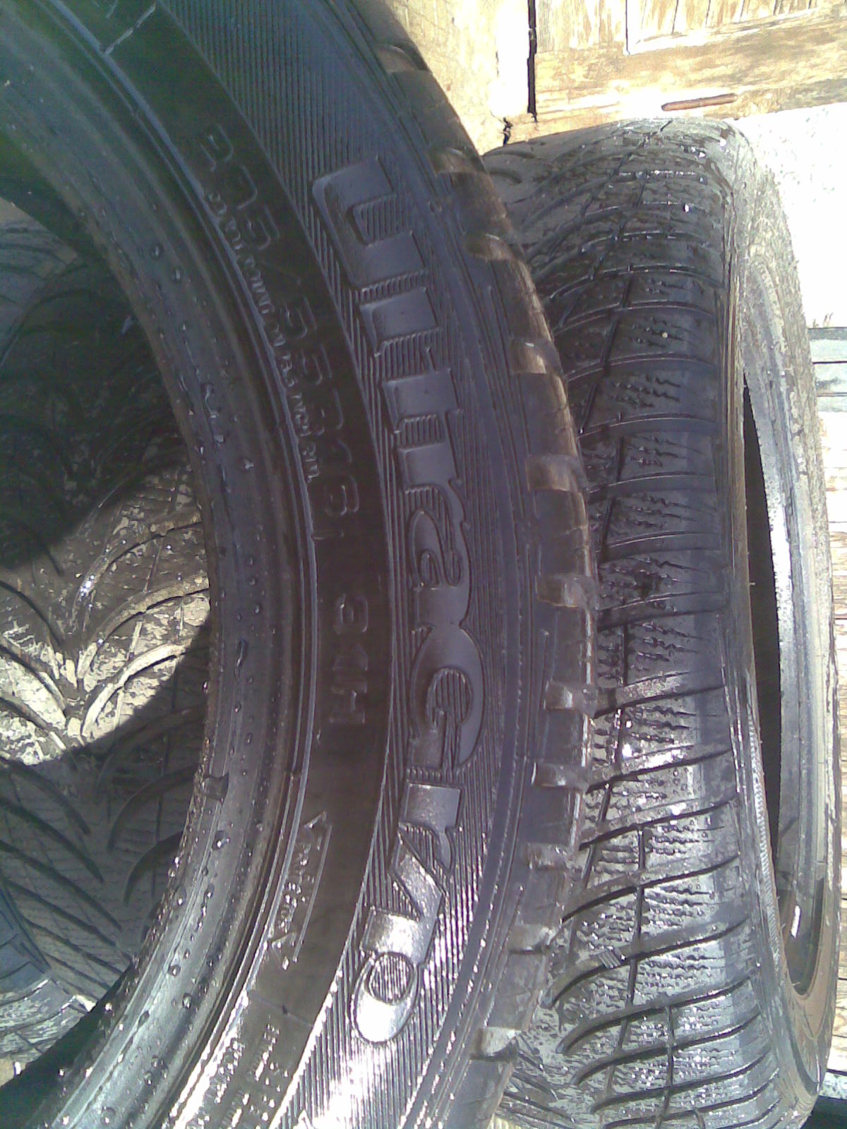 Продавам зимни гуми Goodyear Ultra Grip 7 + - Купува/продава гуми и ...